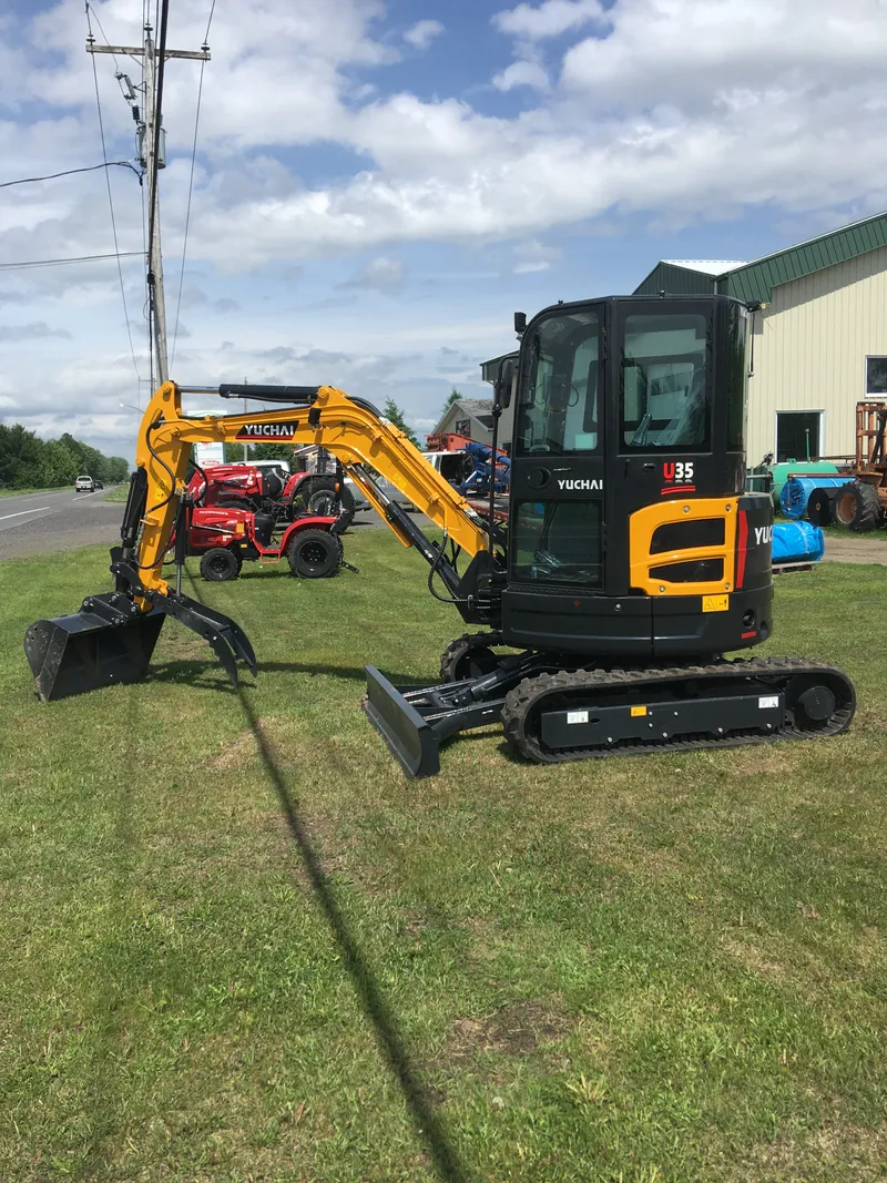 Excavatrice Yuchai U35
